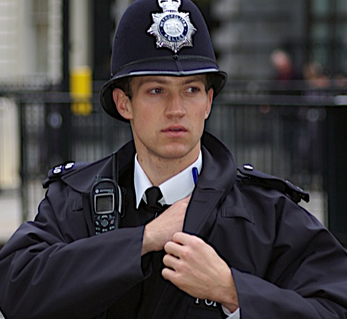 Best Security Measures For Pubs & Restaurants | Broadsword Security